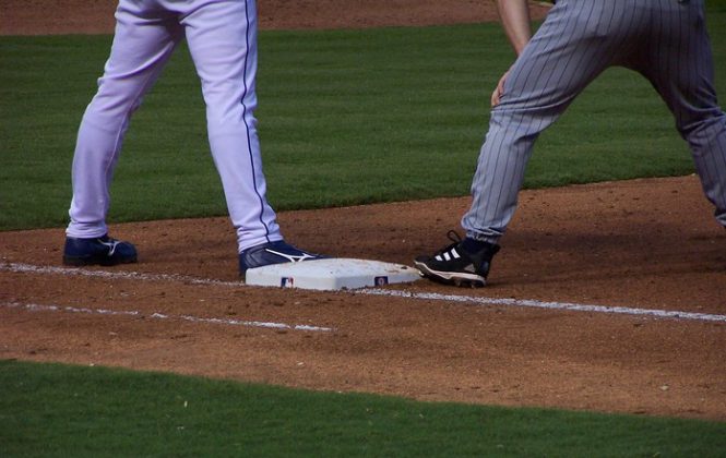 What Is Tagging Up In Baseball? - BASEBALL~X~GEAR